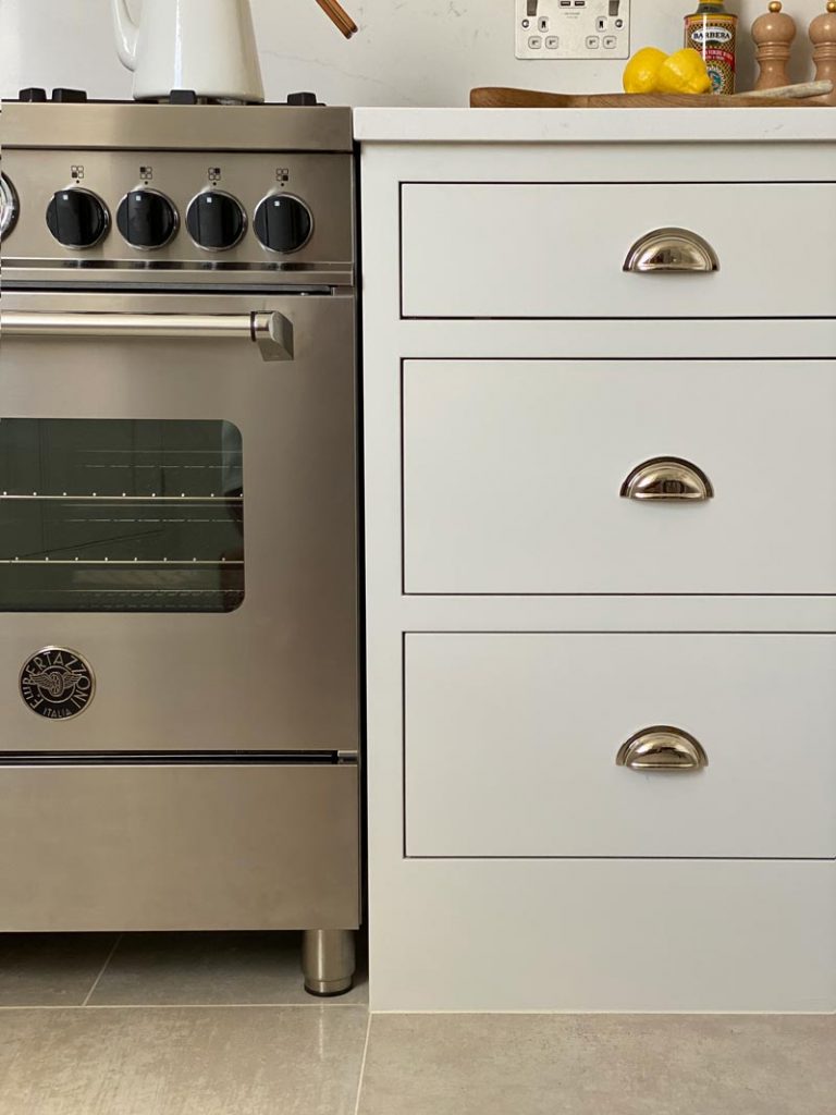 Arundel Mansions - Apron